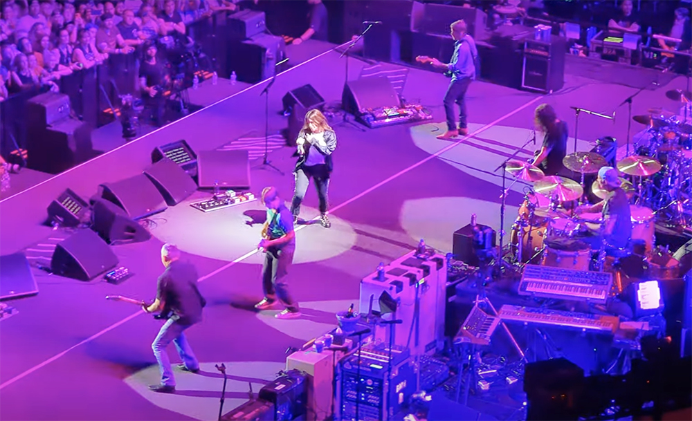 WATCH: Alanis Morissette & Foo Fighters Perform ‘You Oughta Know’